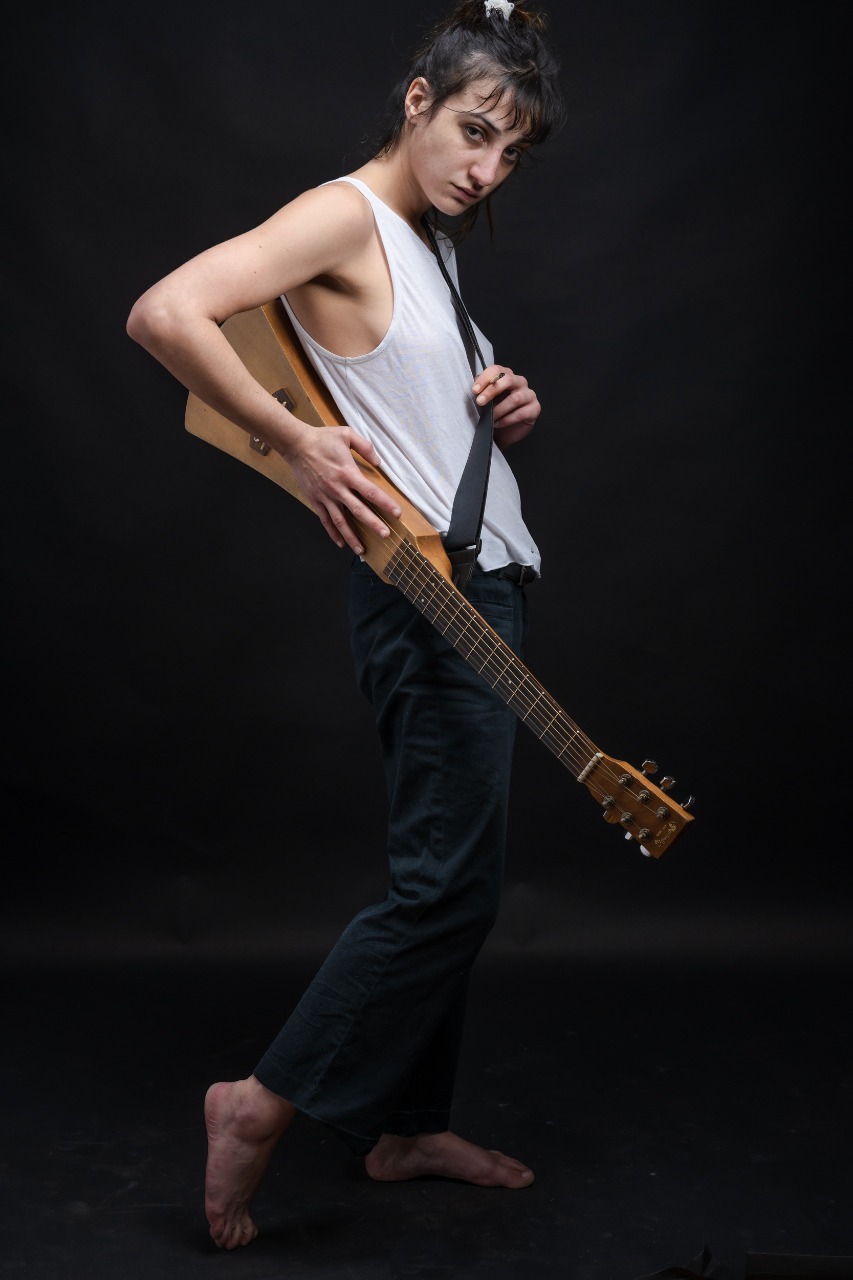 A ESTREIA: Clube Manouche apresenta a cantora, compositora e artista ...